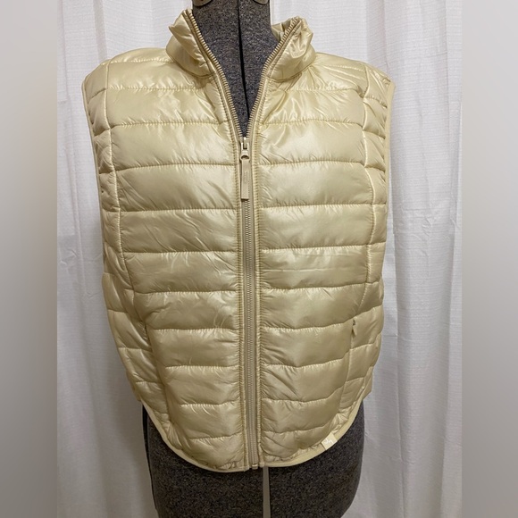 JoyLab | Jackets & Coats | Nwot Joylab Large Cream Puffer Vest | Poshmark